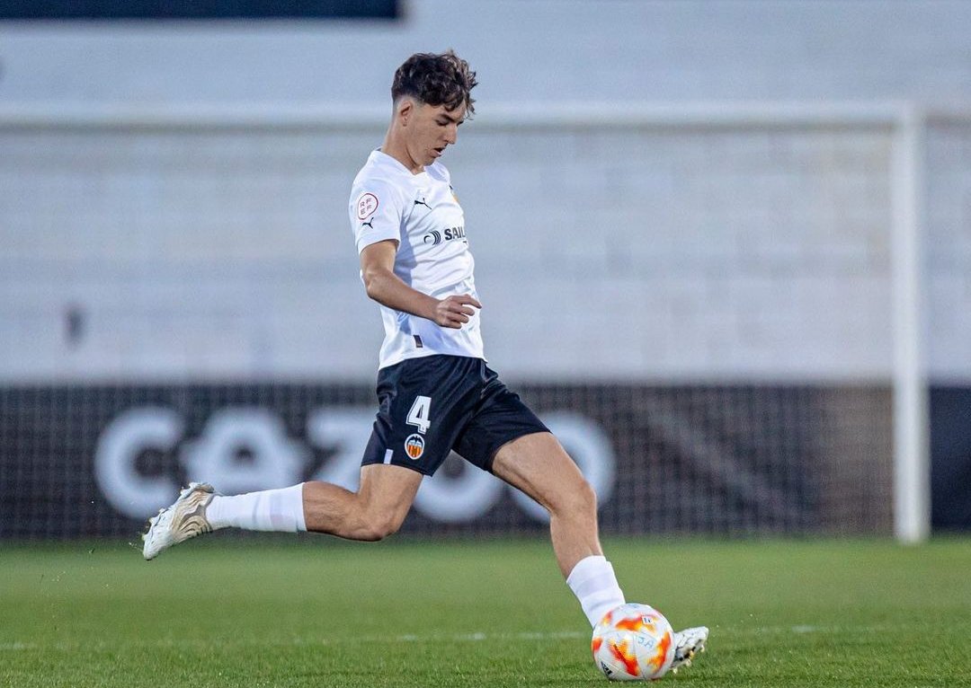 Real Madrid está contento con las actuaciones del joven central Quique ...