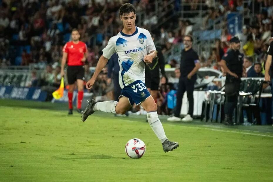 Real Madrid se interesa por Aarón Martín, que brilla en el Tenerife ...